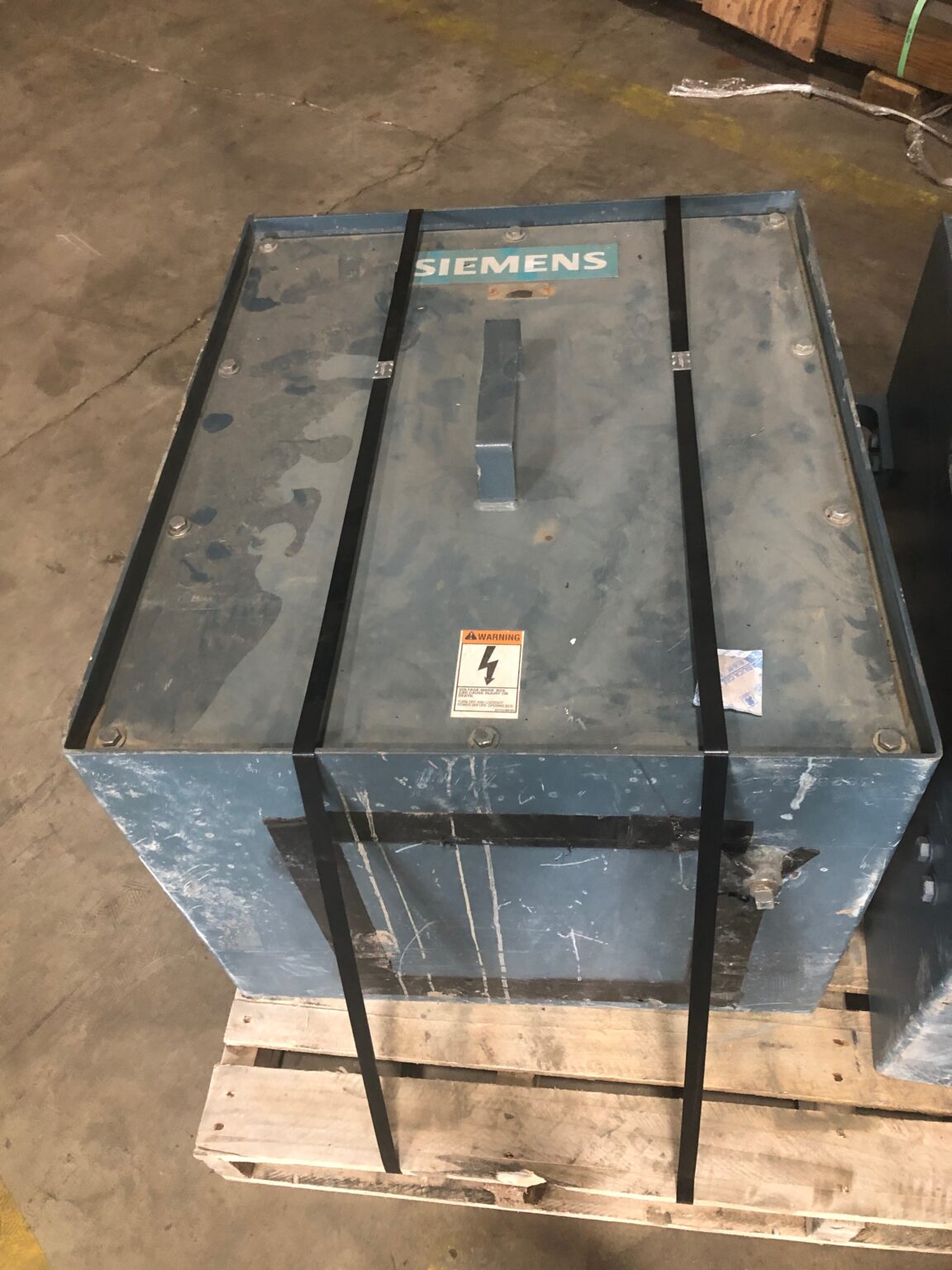 SIEMENS 28’’ W x 20’’ H ENCLOSURE BOX for induction motor - Paper ...