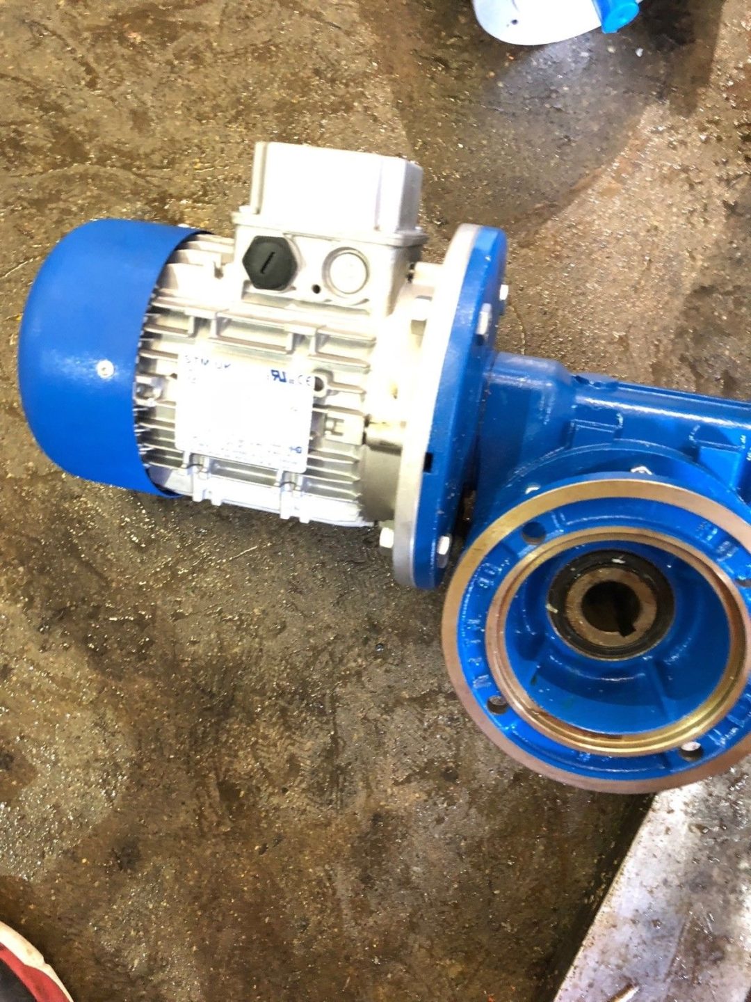 STM RMI 70 F 1/28 80B5 GEAR REDUCER W/ STM 80B4 MOTOR 1/1.2 HP, (P6)