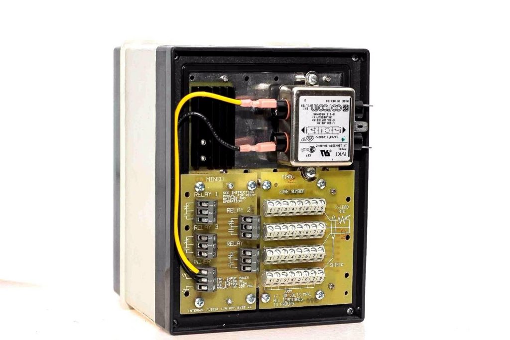 MINCO MODEL CT124 MULTI-ZONE TEMPERATURE MONITOR WITH BUILT IN ALARM (H8)