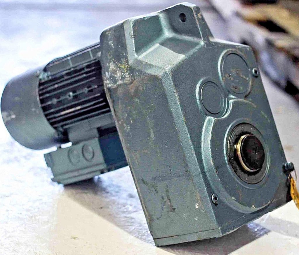 SEW-EURODRIVE SNUGGLER PARALLEL SHAFT GEAR MOTOR FA60DT80K4BM/DFT80K4BM