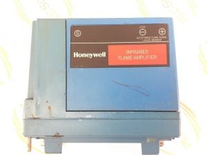 HONEYWELL RM7840L1018 INFARED FLAME AMPLIFIER BURNER CONTROL RELAY MODULE
