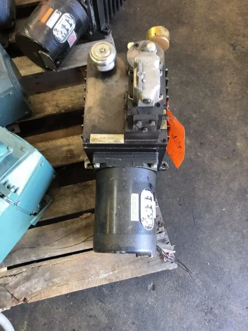 FIFE GUIDE POWER UNIT E25B-1AA1A ,WITH MOOG D631-175C, FIFE 1/4 HP MOTOR