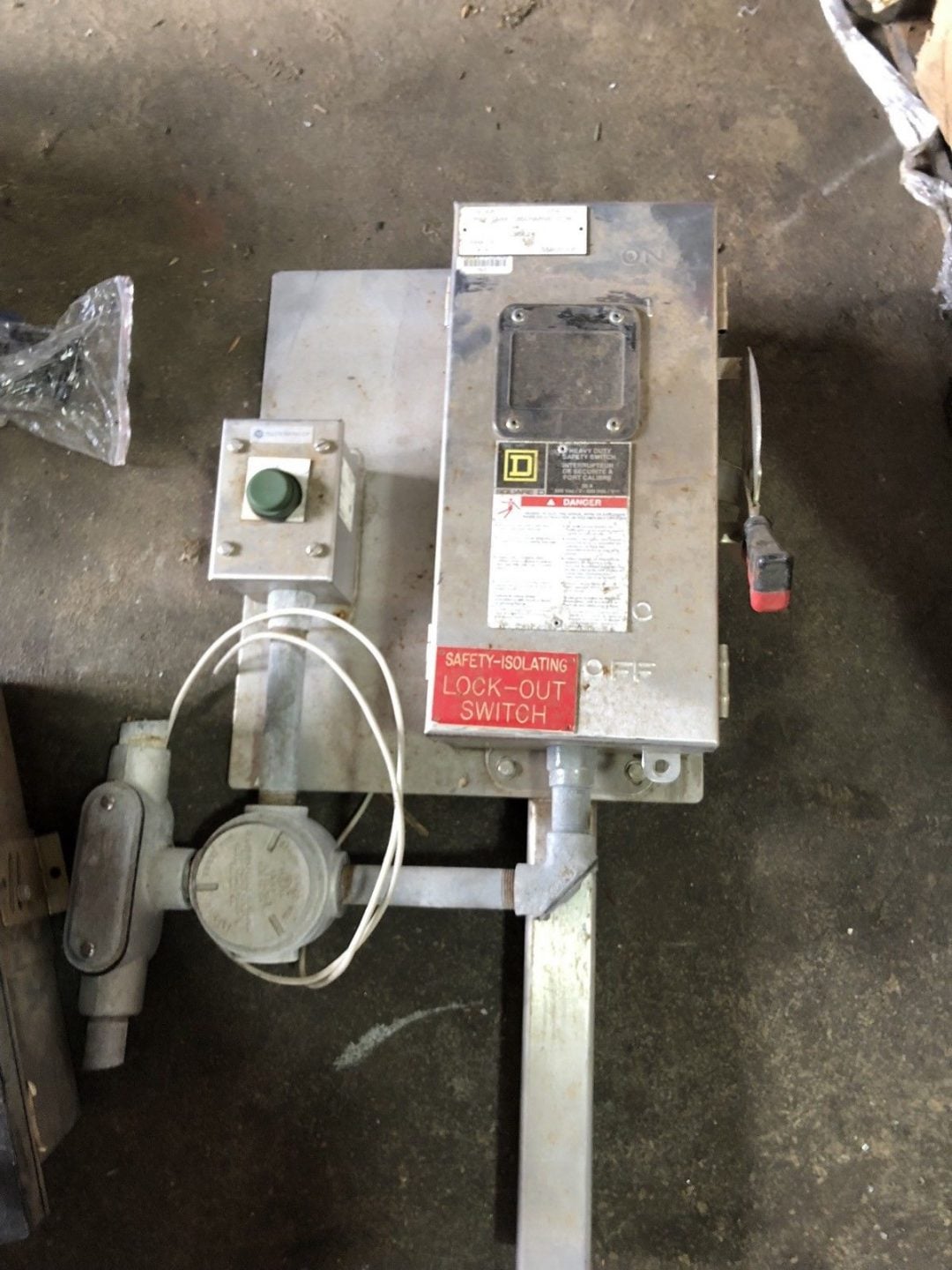 SQUARE D HEAVY DUTY SAFETY ISOLATING LOCK-OUT SWITCH CHU361DS W/ 800H-1HZ4