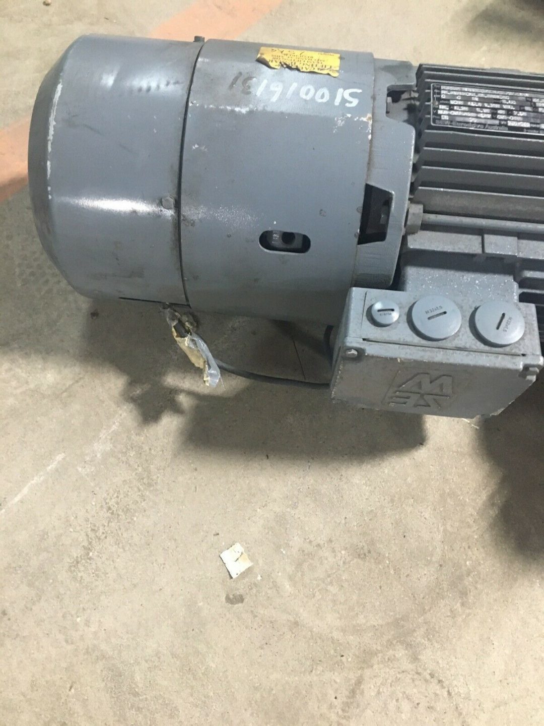 SEW EURODRIVE FH57/G DV112M4/BMG/HR/TF/AV1Y