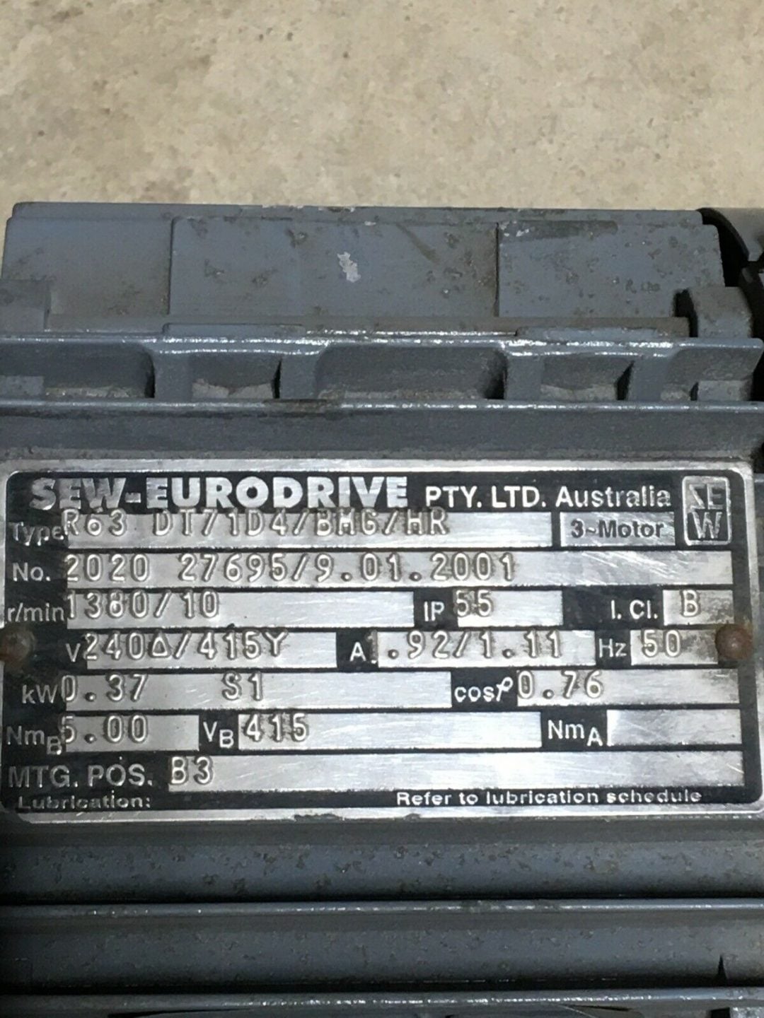 SEW EURODRIVE R63 DT71D4/BMG/HR