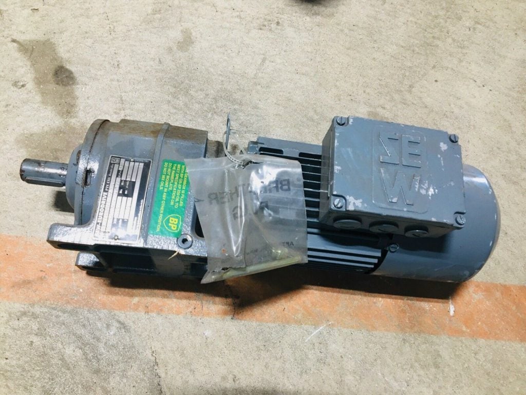SEW-EURODRIVE R43 DT80N4/BMG/HR
