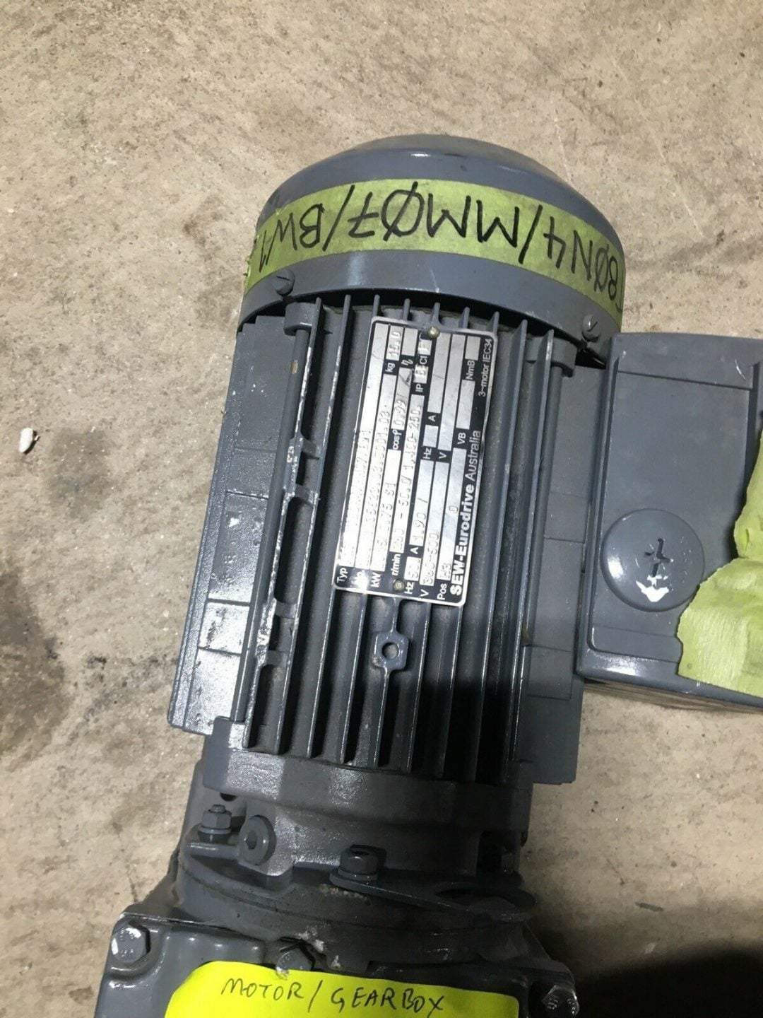 SEW R27 DT80N4/MM07/BW1